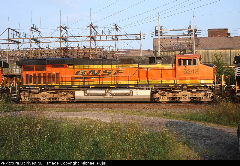BNSF 6242